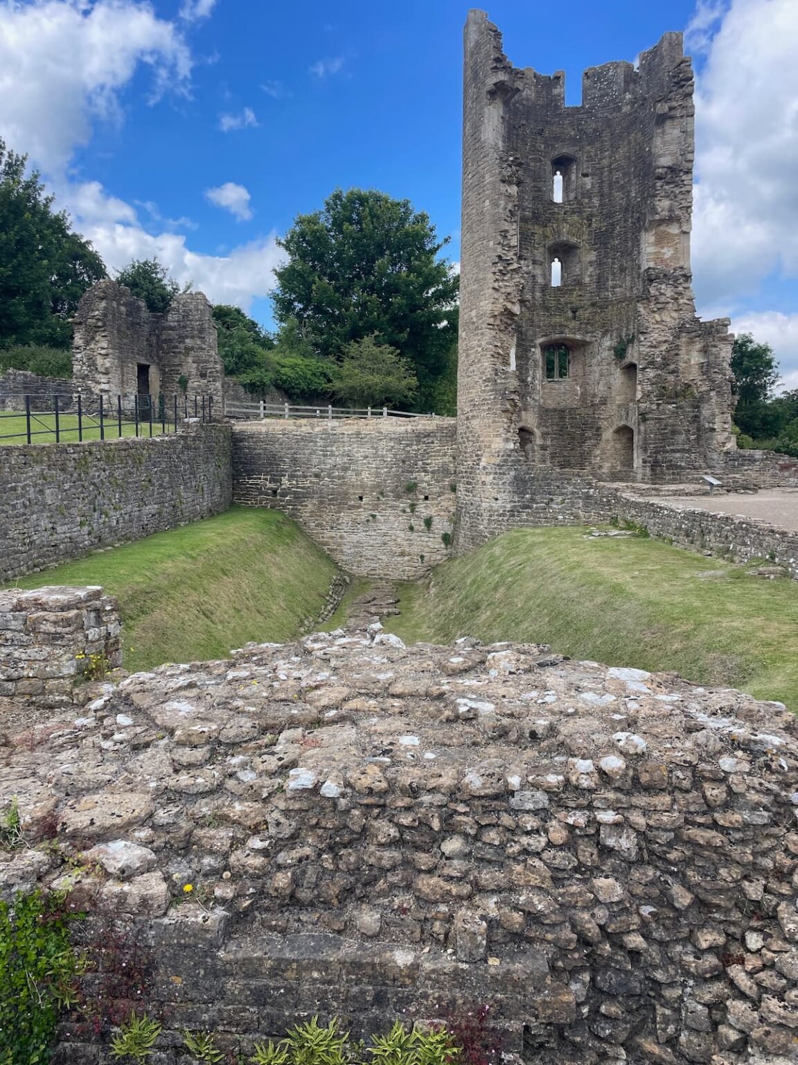5 Best castles in Somerset to visit - Down Somerset Way